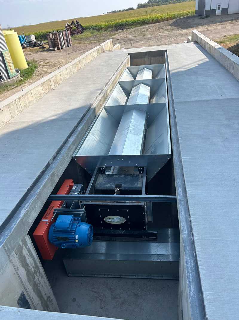 En-Masse Grain Conveyors | High-Capacity Chain Drag Systems | Farm ...
