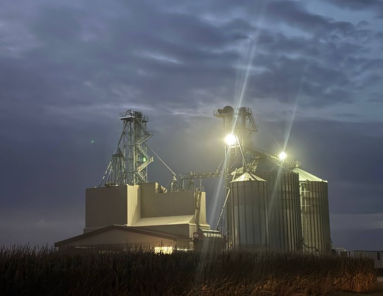 Grain Elevators & Grain Legs Manufacturer | Quality Products | Farm ...
